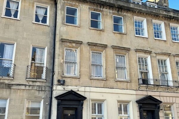 Newly Renovated Ground Floor Flat, Central Bath - Bath