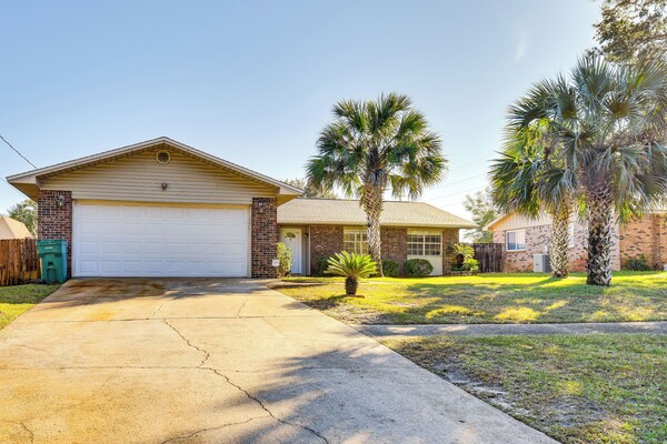 Sunny Retreat W\/ Hot Tub In Fort Walton Beach! - Fort Walton Beach, FL