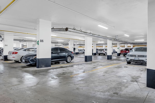 Luxury Spacious Apartment 10 Min To Airport | Wifi - Vaughan