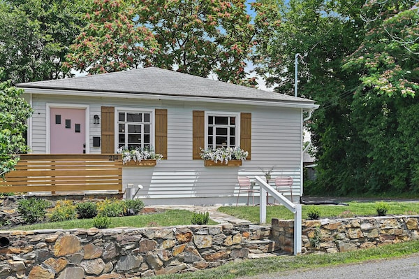 Retreat In Historic Downtown Leesburg - Walkable To Everything!\n\n - Leesburg, VA