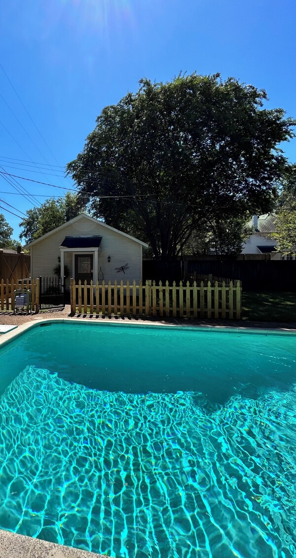 Medical Professionals Charming Cottage Close To Medical Centers - Memphis
