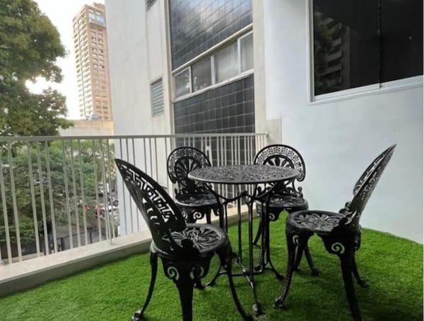 Spacious 3-bedroom Apartment With Ac, Wifi In Charming Caracas - Caracas