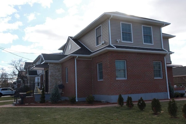 3 Bedroom Renovated Model House - Brookville - Queens NY