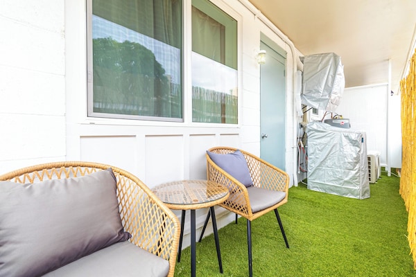 Delightful Contemporary Honolulu Loft W/ Ac & Laundry - Honolulu, HI