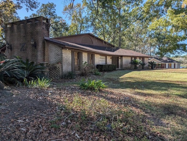 The Art History House, Indoor Heated Pool, 3 Bedrooms, With Two Kitchens - Goose Creek, SC