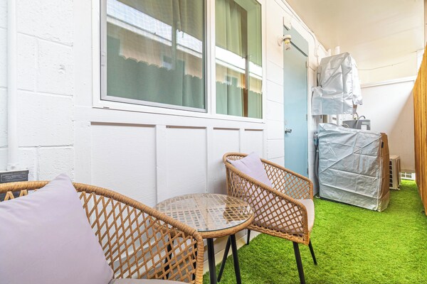 Blissful Honolulu Oasis: Renovated & Modern W/ Ac - Honolulu