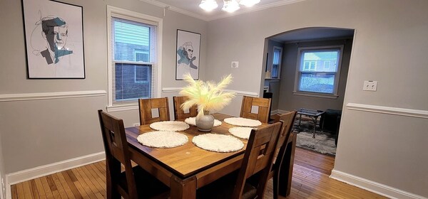 District Clubhouse, Near Washington D.c., Charming 3-bedroom House - Rockville, MD