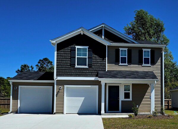 Southport Retreat! Beautiful 3 Br House! Family-oriented And Pet-friendly! - Southport, NC