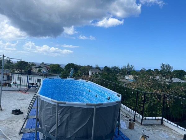 New! Private Cottage, Near Ricks Cafe, Ocean View With Rooftop Entertaining. - Negril