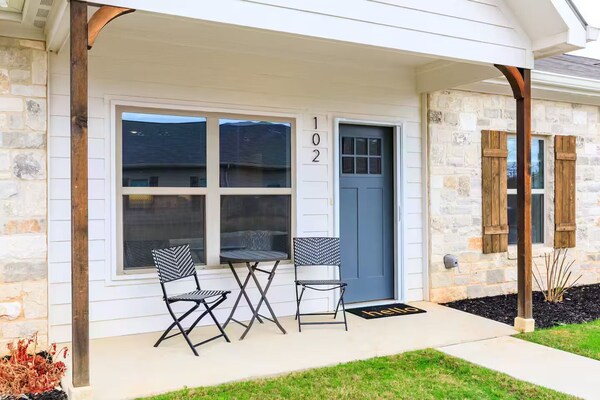 Luxury 2 Bedroom Condo In The Texan Wine Country - Fredericksburg, TX