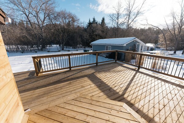 Paradise On The Park - Red Deer