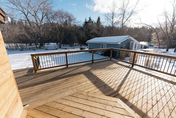Paradise On The Park - Red Deer