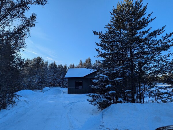Cozy 2-bedroom House Just 4 Miles From Bemidji W/plenty Of Parking - Grant Lake, Bemidji