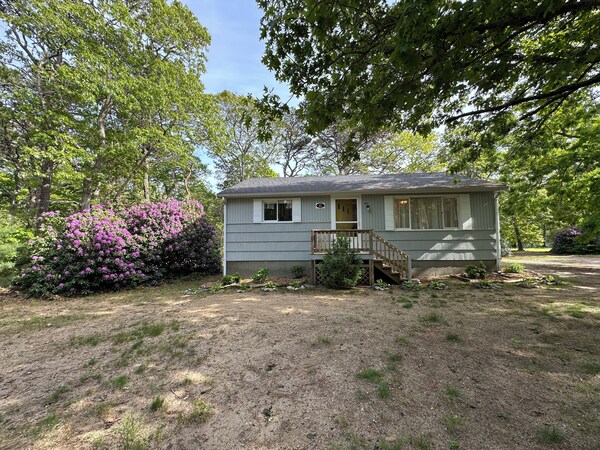 Driftwood Cottages Compound - Wellfleet, MA