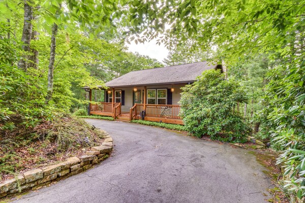 Sapphire Valley Resort Cabin W/ Fireplaces + Grill - Sapphire, NC