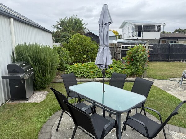 Fully Equipped Crofters Cottage For Up To 6 People - Blenheim