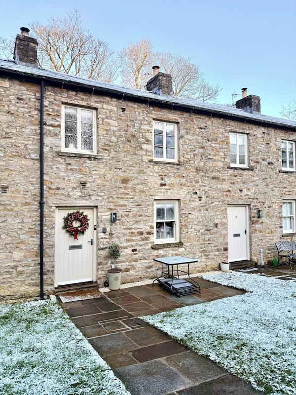 Luxury Riverside Cottage By Aysgarth Falls: Perfect For Walkers & Nature Lovers - Yorkshire