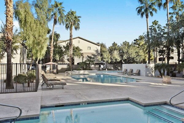 Cozysuites Chandler 2br With 2 Pools + Jacuzzi! 13 - Chandler Center for the Arts