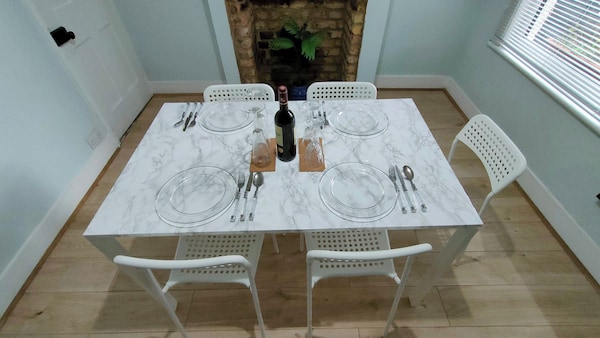 Comfortable Home Away From Home - Gillingham