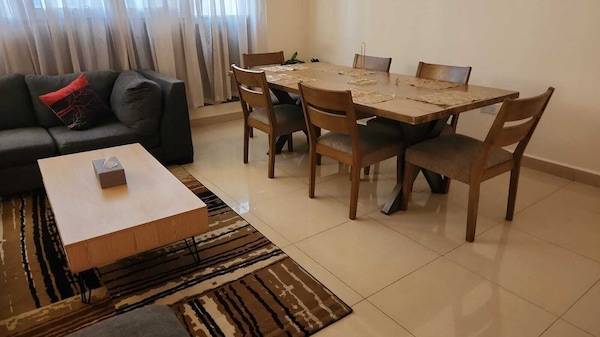 Family Room Near Airport In Abudhabi - Abu Dabi