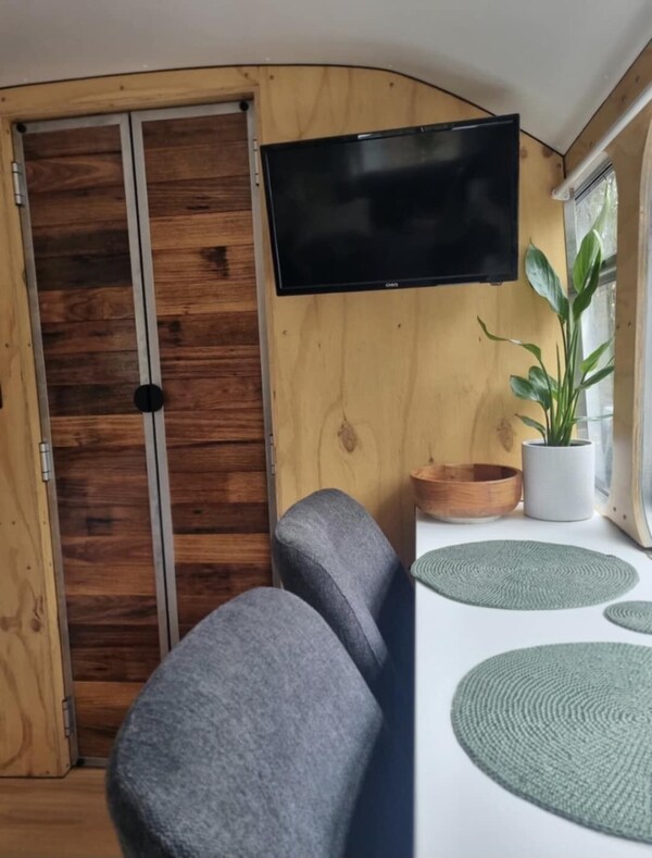 Escape To A Unique Retreat With Miss Beddy, Recently Renovated Bedford Bus - Ballarat