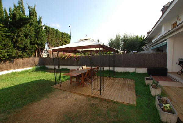 Cal Enric · House With Garden And Next To The Sea - Cabrera de Mar