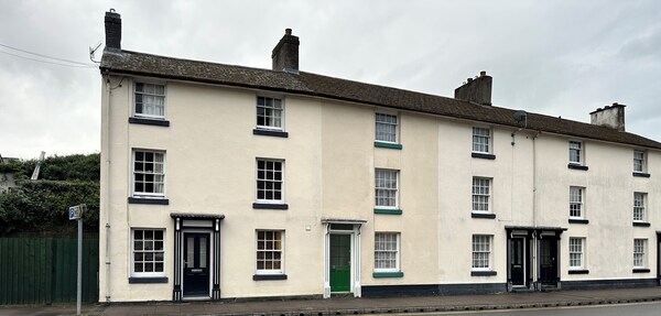 Townhouse-llanidloes- Mid Wales- Powys-pet-friendly- Sleeps 6 - Llanidloes