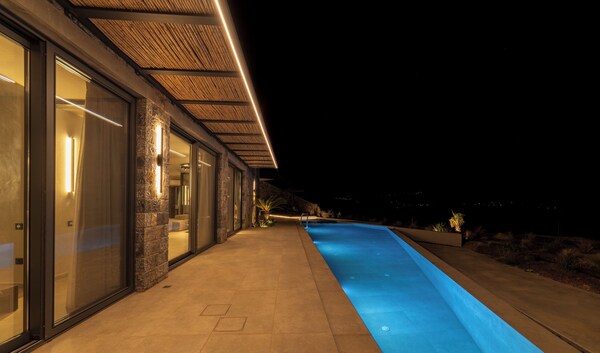 Neromai Residence One: Infinity Pool & Design Gem - Plakias