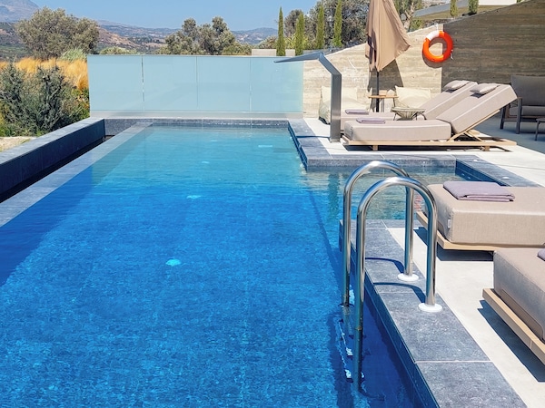 Marnos Green Luxury Superior Villas - The Ultimate Luxury Experience! - Pitsidia