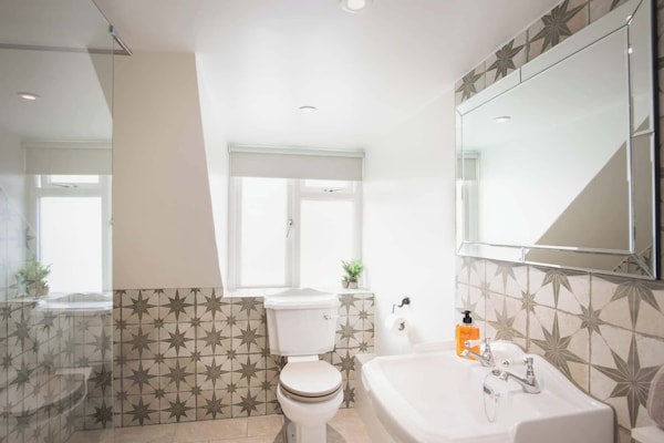 Host & Stay | Baker's Loft - Lyme Regis