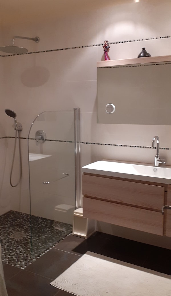 Chambre Dans Village Typique - Fresnay-sur-Sarthe