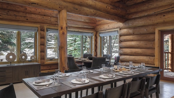 Amazing Log Home On Gore Creek | The Savory Lodge - Vail, CO