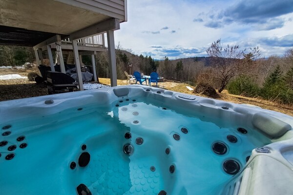 Beautiful House W/ Mountain & Pond Views, Hot Tub, Pool Table, Bbq, Firepit, W/d - Grafton, VT