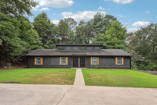 Charming 2-bedroom House In Athens I Full Bathroom I Fully Remodel - Athens, GA