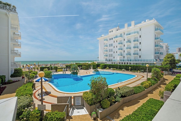 Ferienwohnung 'Relaxing' Mit Meerblick, Gemeinschaftspool Und Wi-fi - Eraclea Mare