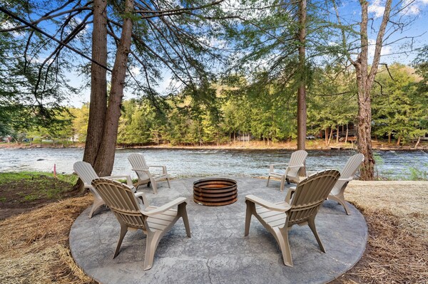 Riverside Lodge, A Modern Adirondack Getaway - Adirondacks