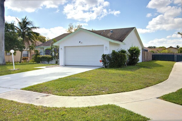 Charming House Heated Pool Bbq Beach Nearby - West Palm Beach, FL
