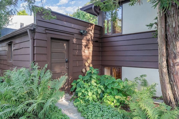 Schambra House:rare Architecture - Midland, MI