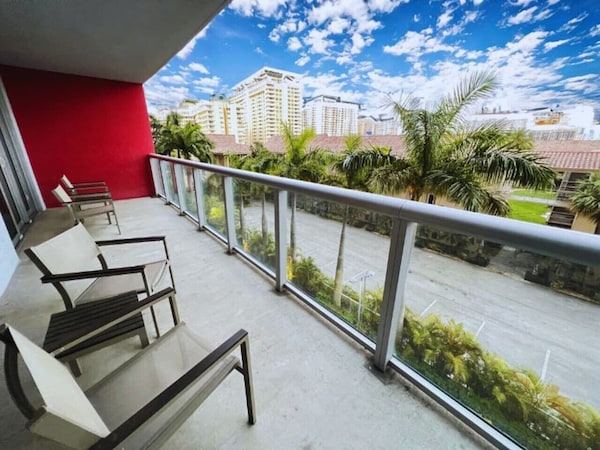 Beautiful Two Bedroom Apartment Great Location - Hallandale Beach, FL