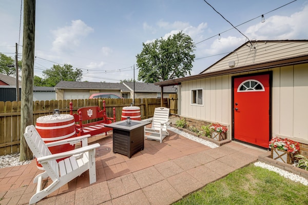 1 Mi To Iu: Hoosier Home W/ Fire Pit & Fenced Yard - Bloomington