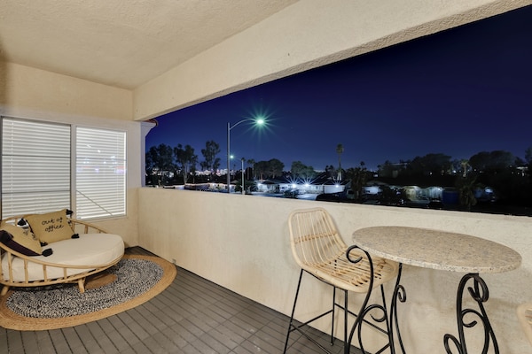6 Mi To Vegas Strip: City-view Gem W/ Pool Access - Las Vegas, NV