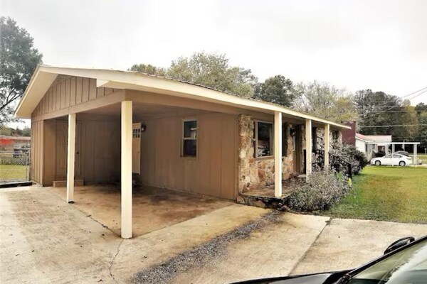 Harris House - Blocks Away From Quaint Downtown Oneonta, Shopping And Food - Oneonta, AL