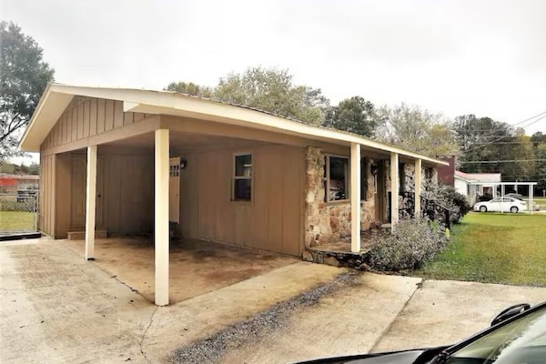 Harris House - Blocks Away From Quaint Downtown Oneonta, Shopping And Food - Oneonta, AL