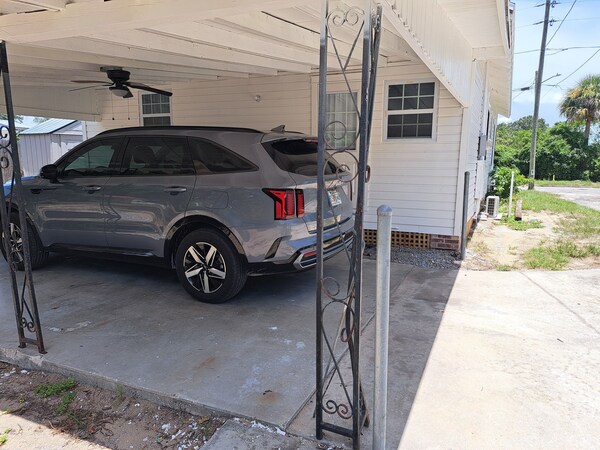 Charming 2-bedroom House In Downtown Lake Wales. - Lake Wales, FL