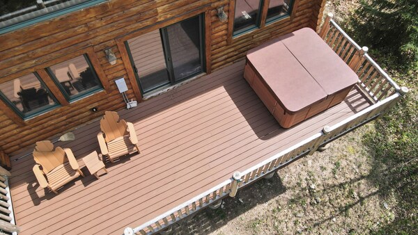 Boyne Mountain Cabin 4 Bedrooms Garage And Hot Tub Clean And Cozy - Boyne City, MI