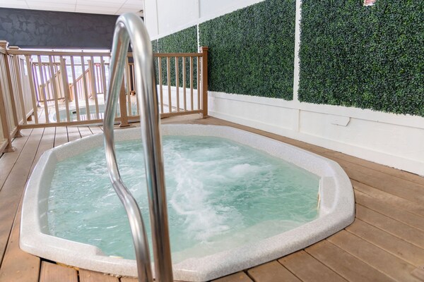 Adventure Vacation! Relaxing Stay For Families | Full Kitchen, Indoor Pool - Steamboat Springs