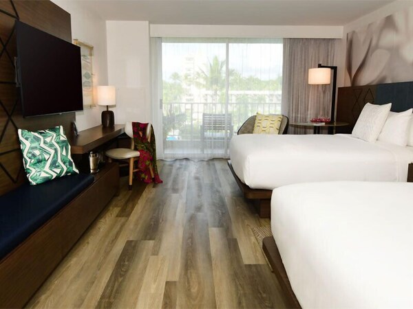 Unforgettable Getaway On Kaua'i's Hidden Gem! Garden View Room W/ Balcony! Pool! - Kalapaki Beach, HI