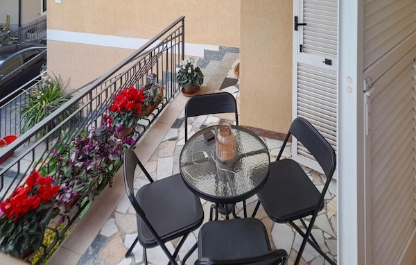 Schönes Haus In Arnasco Mit Wlan - Alassio