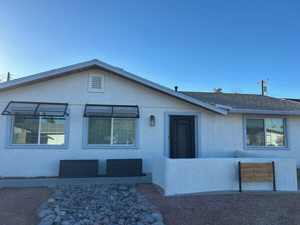 3-bedroom Bungalow With Pool And Hot Tub - Phoenix, AZ