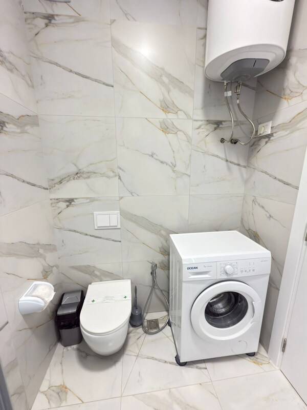 Charming 1-bedroom Apartment In Tiranë With Wifi And Ac - Tiran